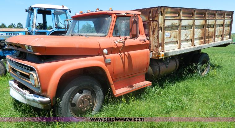 1966 Chevrolet C60 grain truck in Concordia, KS | Item J8900 sold | Purple Wave