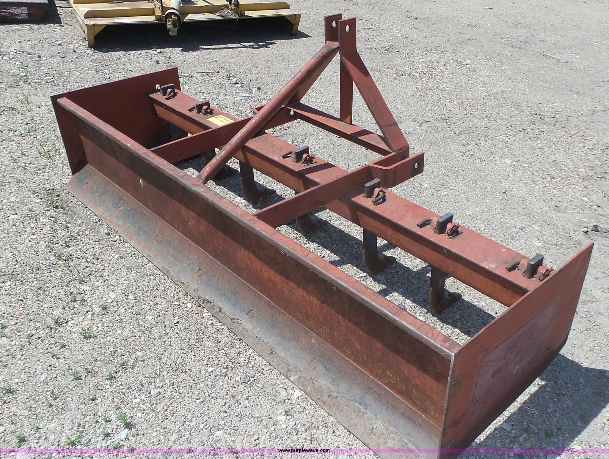 United box blade in Grand Island, NE | Item K8335 sold | Purple Wave