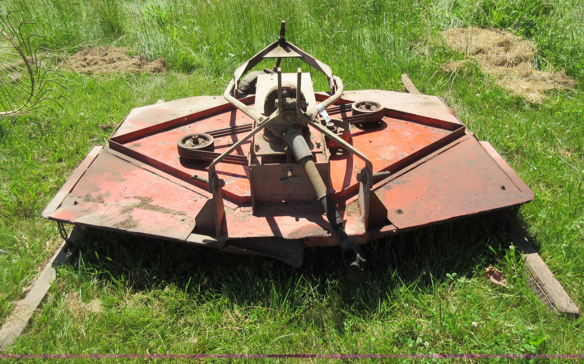 Sunmaster rotary mower in Oak Grove, MO | Item L2789 sold | Purple Wave