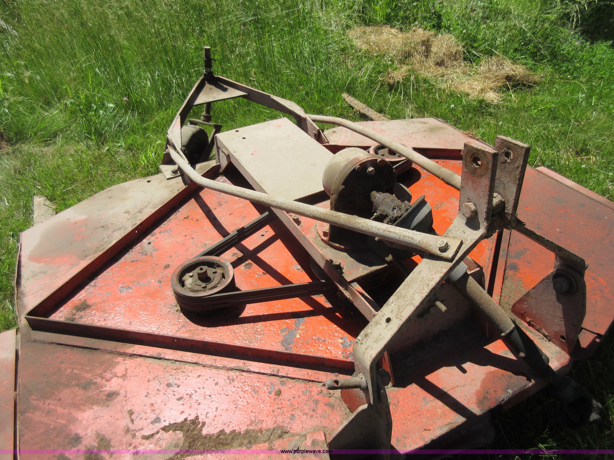 Sunmaster rotary mower in Oak Grove, MO | Item L2789 sold | Purple Wave