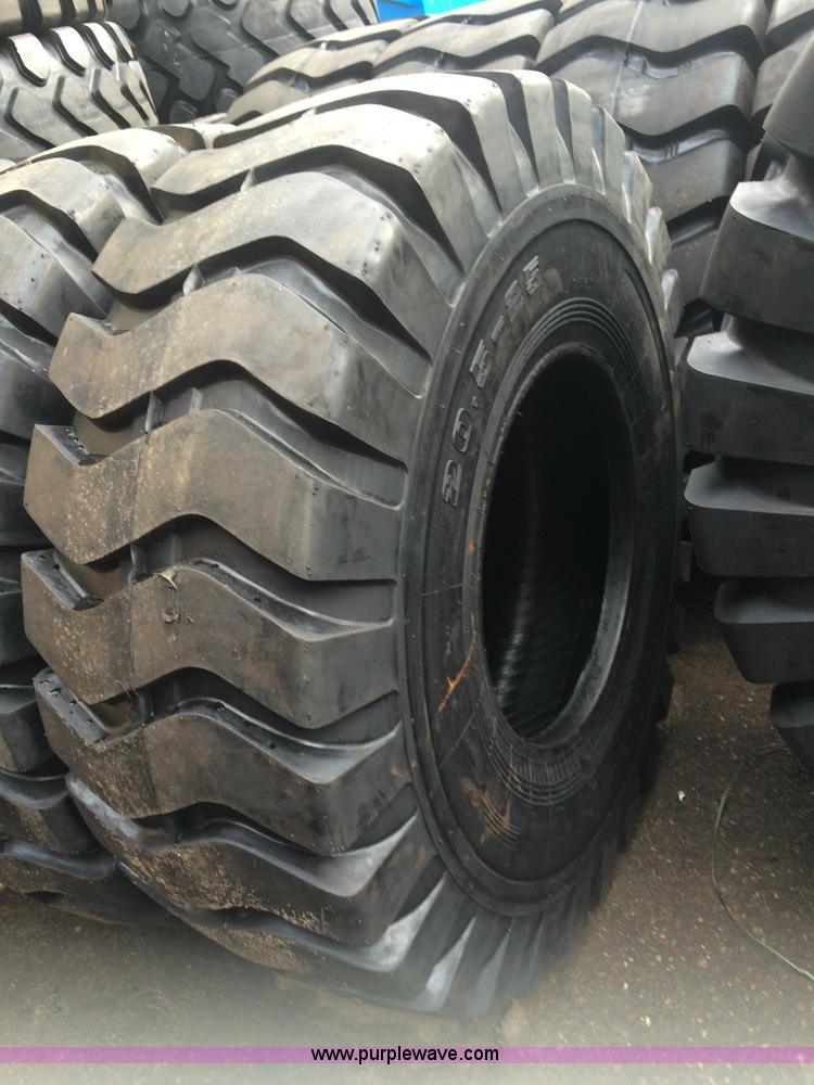 (4) 20.5-25 loader tires in Anoka, MN | Item F1410 sold | Purple Wave