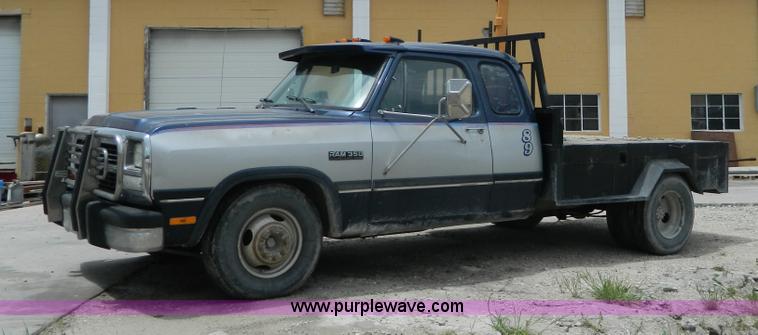 1993 Dodge Ram D350 Ext. Cab flatbed pickup truck in Phillipsburg, KS ...