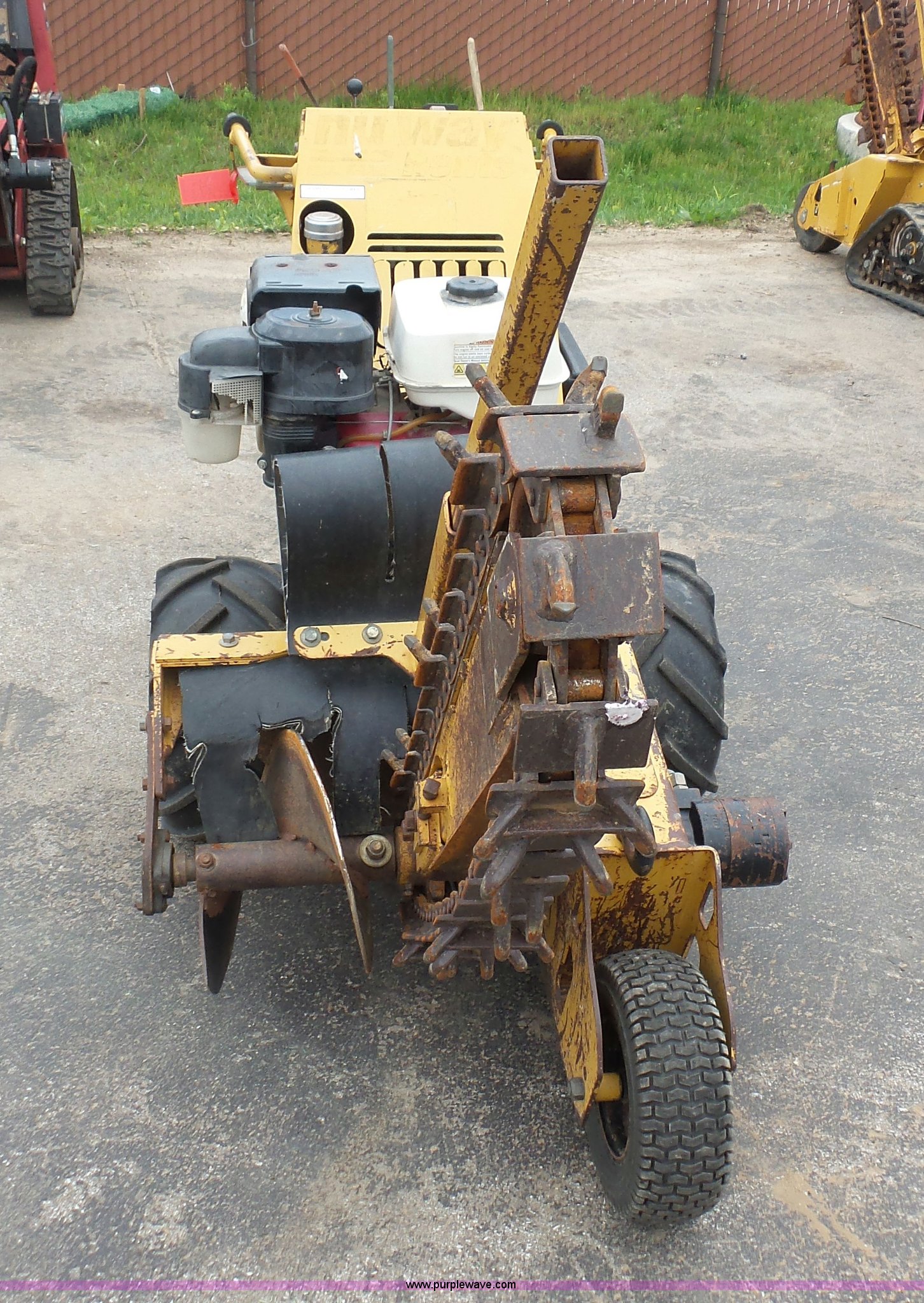 Vermeer RT100 trencher in Chesterfield, MO | Item K1422 sold | Purple Wave