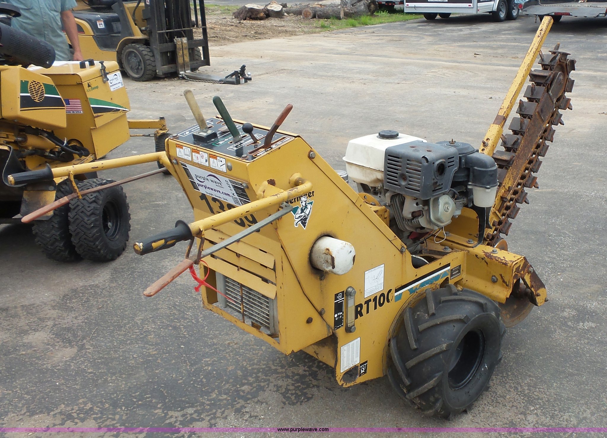 Vermeer RT100 trencher in Chesterfield, MO | Item K1422 sold | Purple Wave