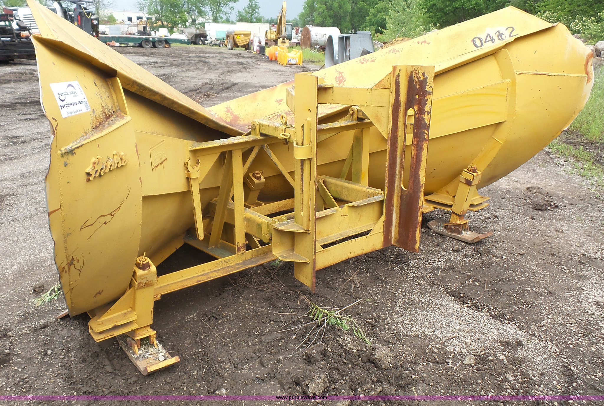 Henke motor grader V-plow in Bucyrus, KS | Item L4902 sold | Purple Wave