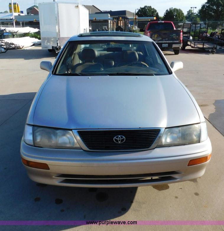 1996 Toyota Avalon in Stillwater, OK | Item L5883 sold | Purple Wave