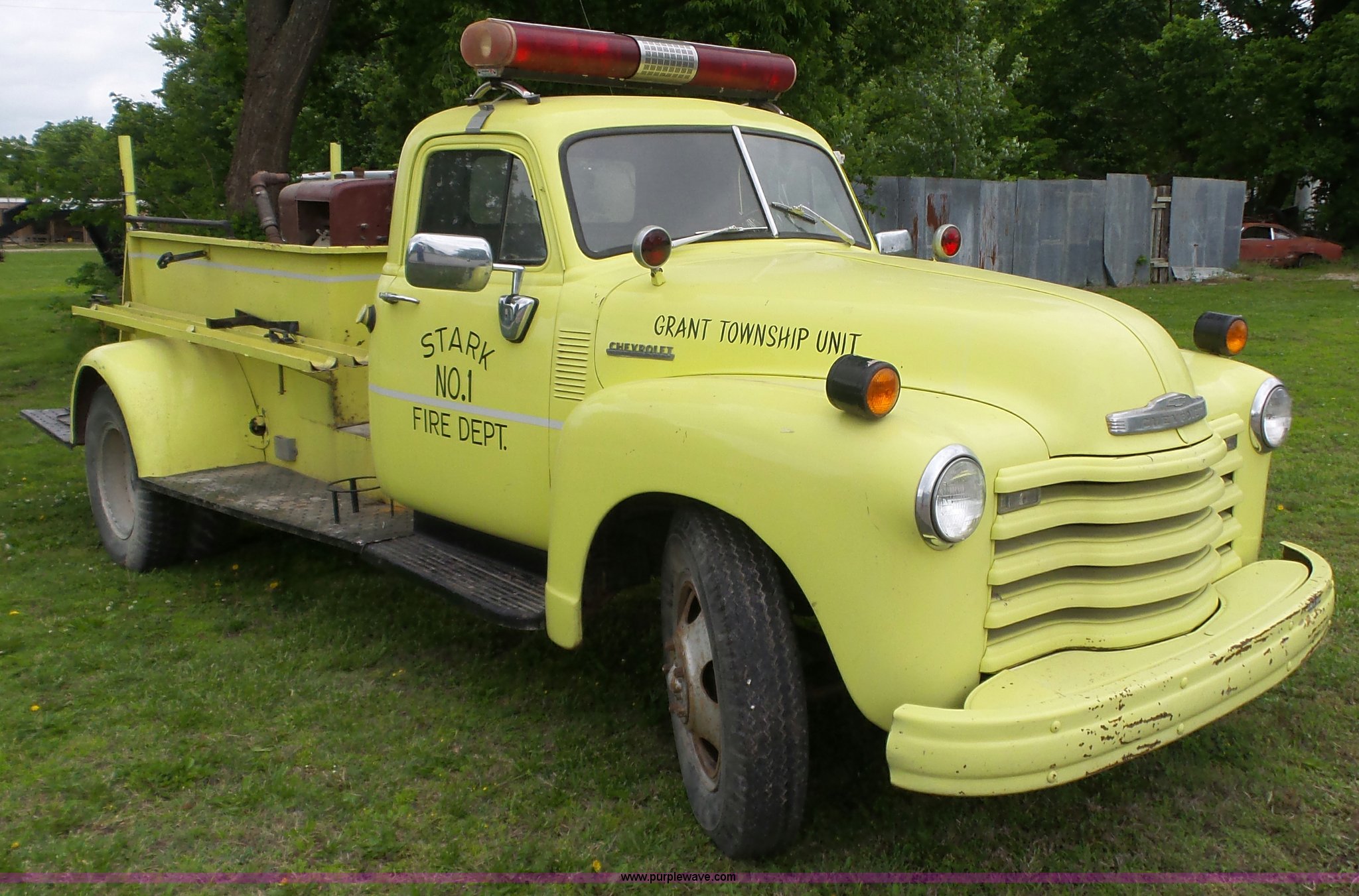 1952 Chevrolet fire truck in Stark, KS | Item AG9245 sold | Purple Wave