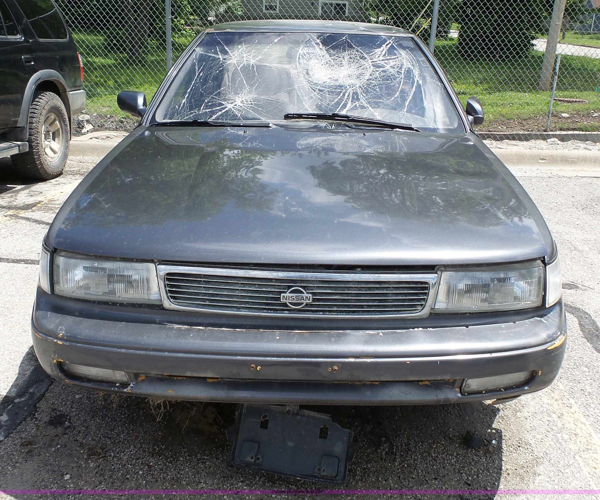 1993 Nissan Maxima in Ottawa, KS | Item J4109 sold | Purple Wave