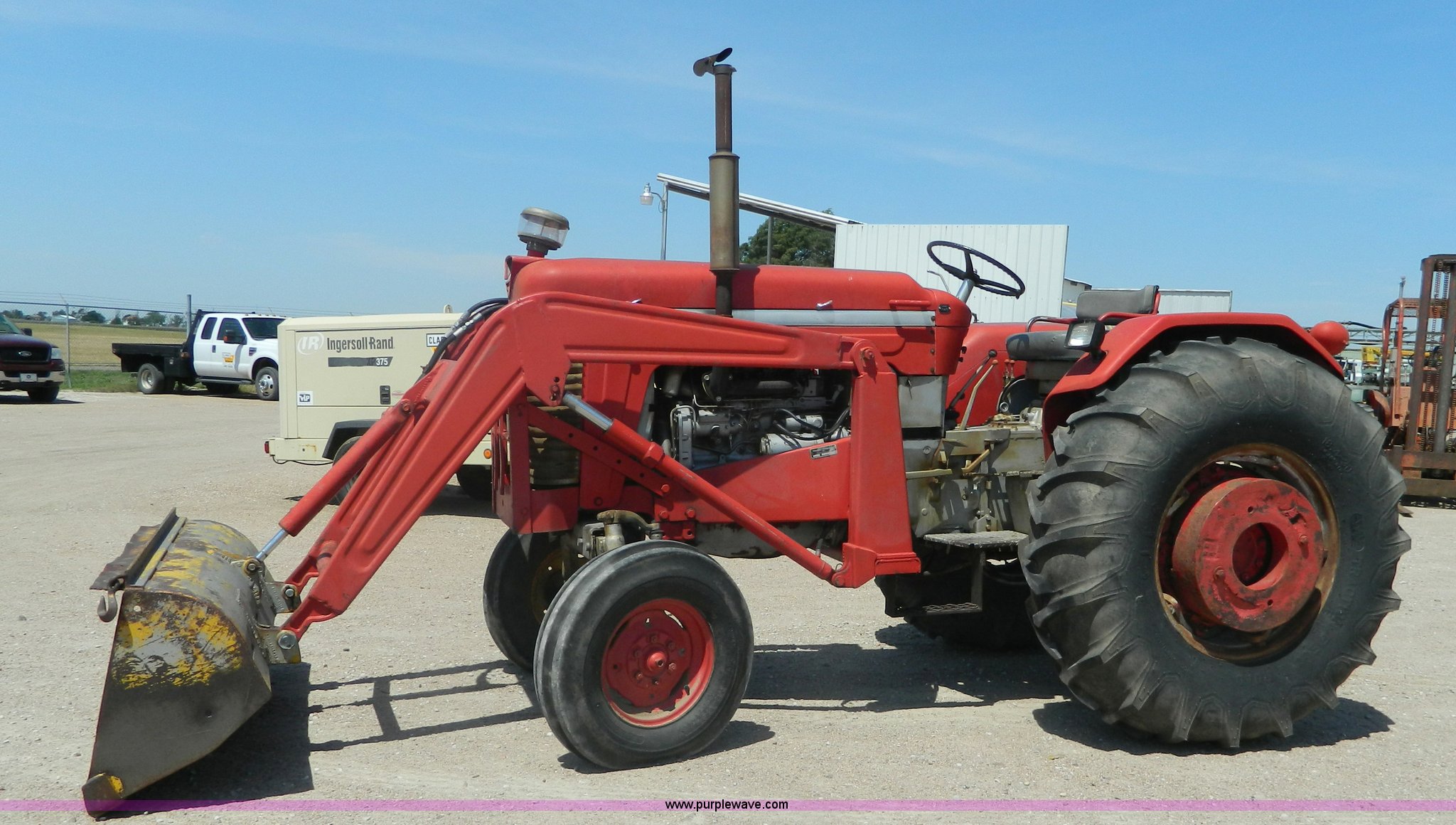 Massey Ferguson 90 tractor in Great Bend, KS | Item J8891 sold | Purple ...
