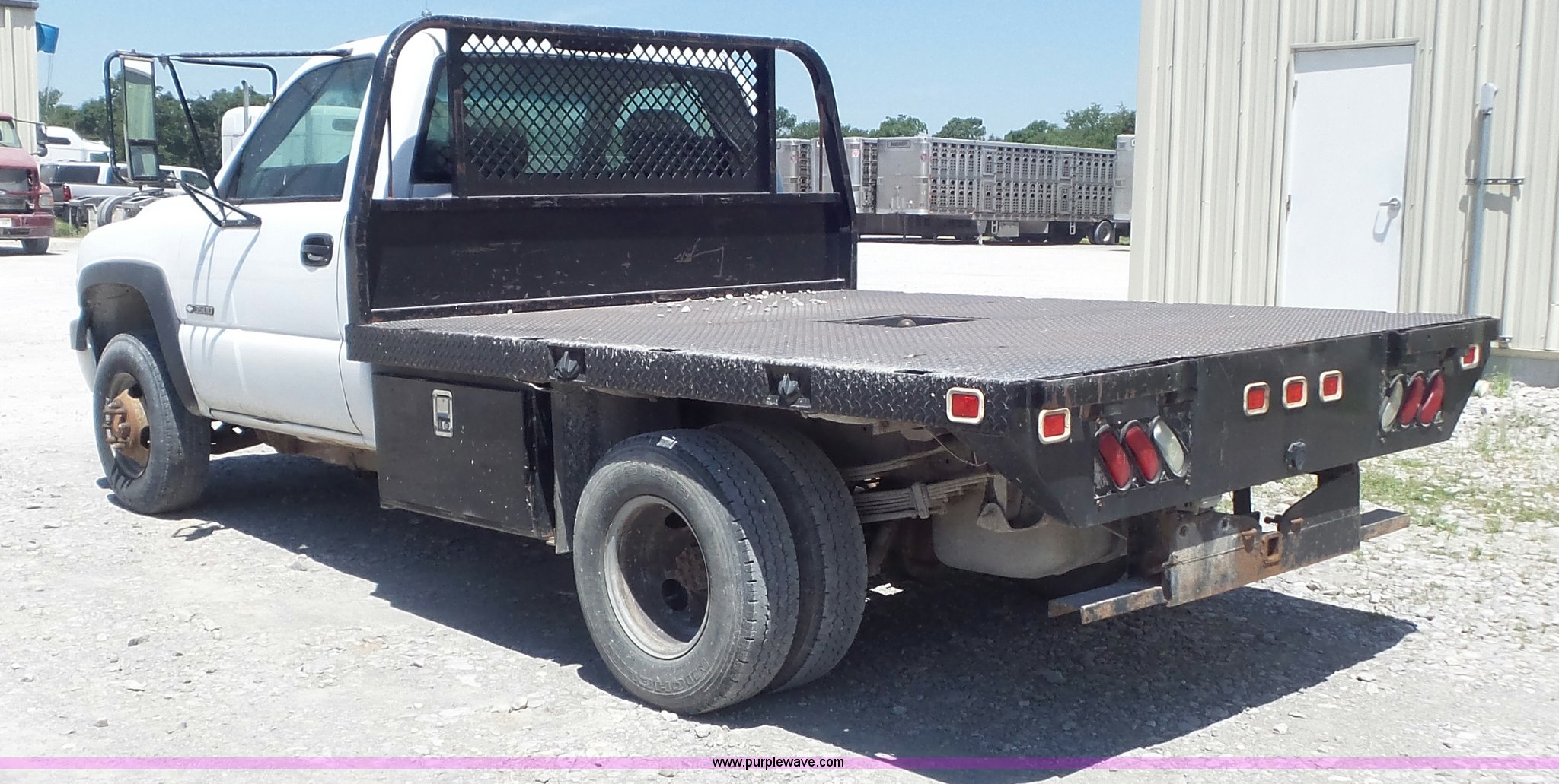 2002 Chevrolet Silverado 3500 flatbed pickup truck in Carlyle, IL ...