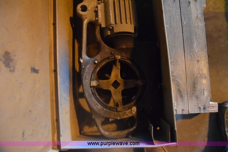 Water hydraulic valve turning machines in Hutchinson, KS | Item BF9842 ...