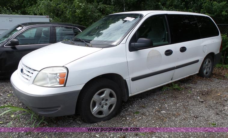 2006 Ford Freestar van in Kansas City, KS | Item J4092 sold | Purple Wave