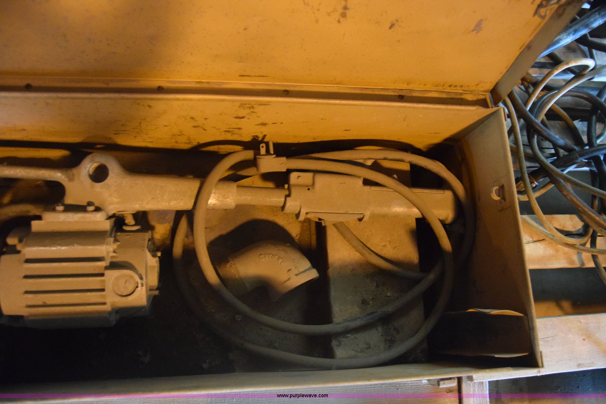 Water hydraulic valve turning machines in Hutchinson, KS | Item BF9842 ...