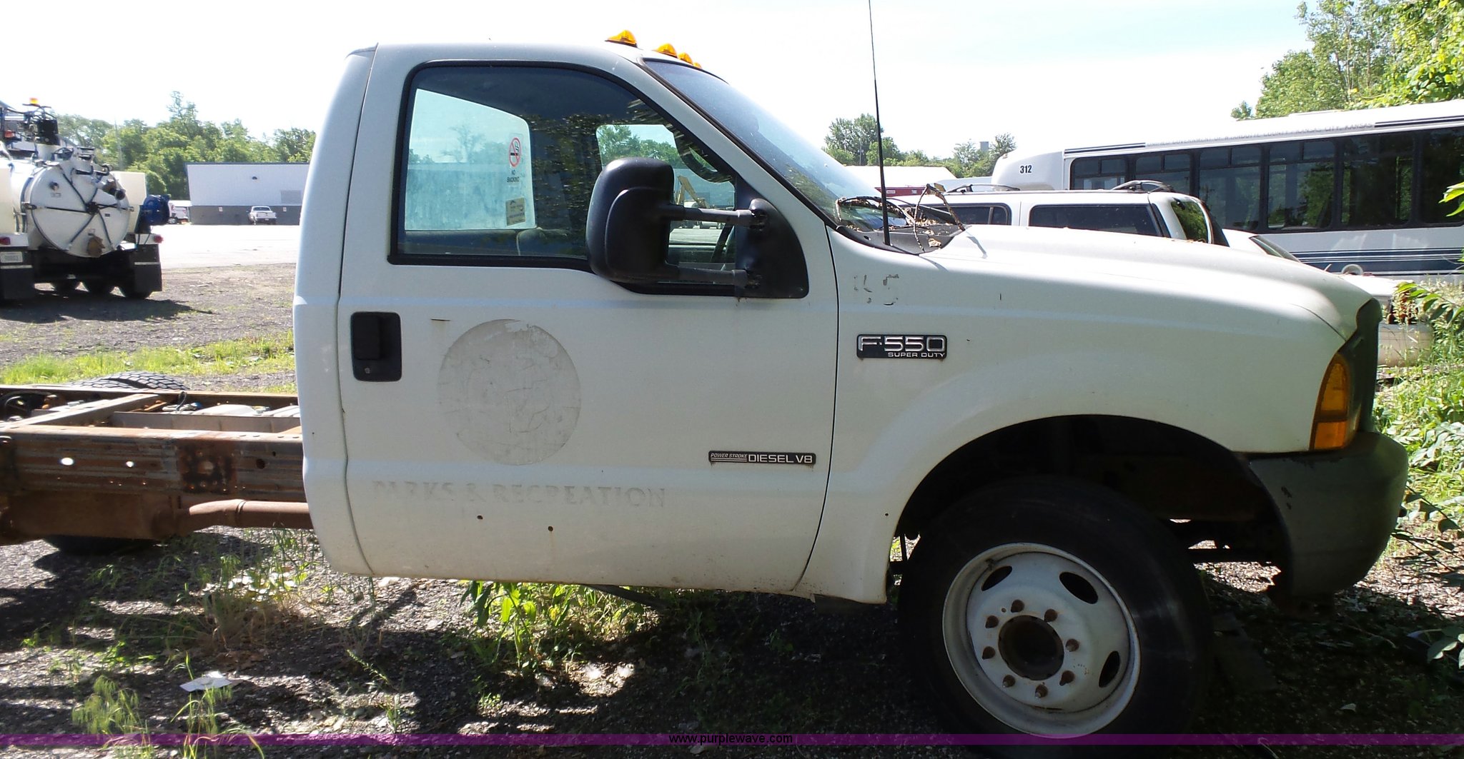 2001 Ford F550 truck cab and chassis in Kansas City, KS | Item J4073 ...