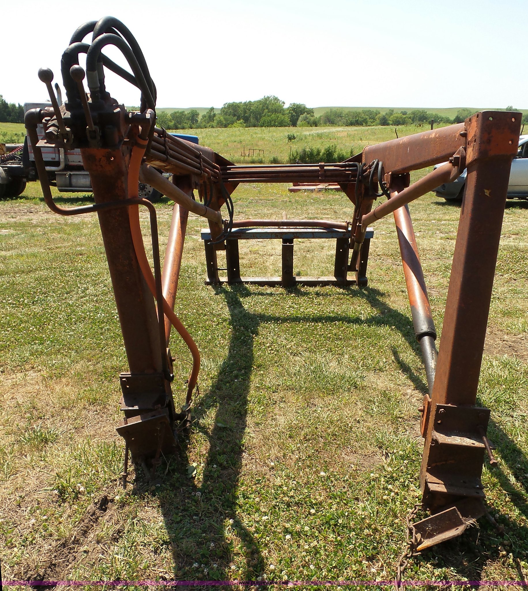 Du-Al loader in Manhattan, KS | Item J4883 sold | Purple Wave