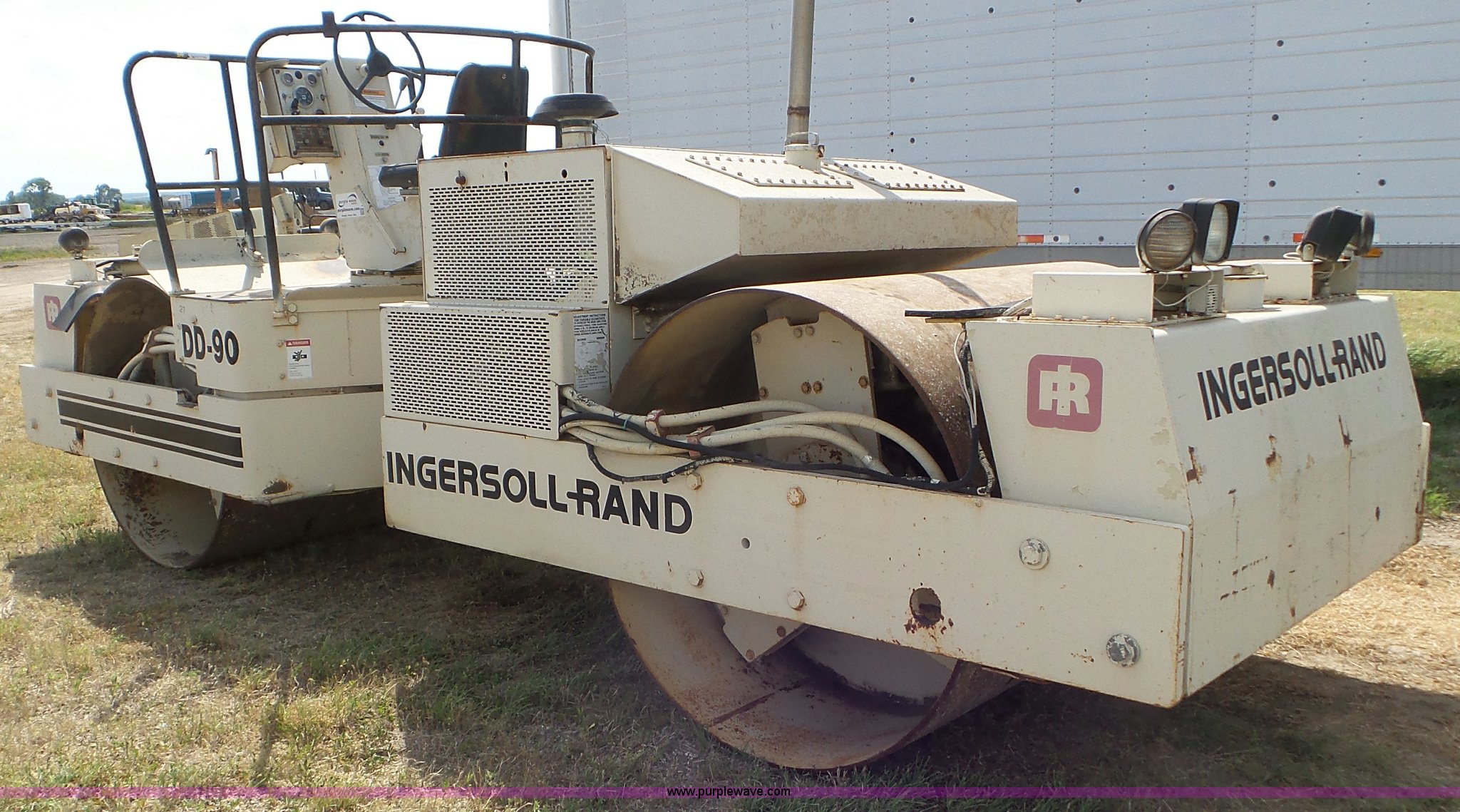 Ingersoll Rand DD90 double drum vibratory roller in Kanopolis, KS ...