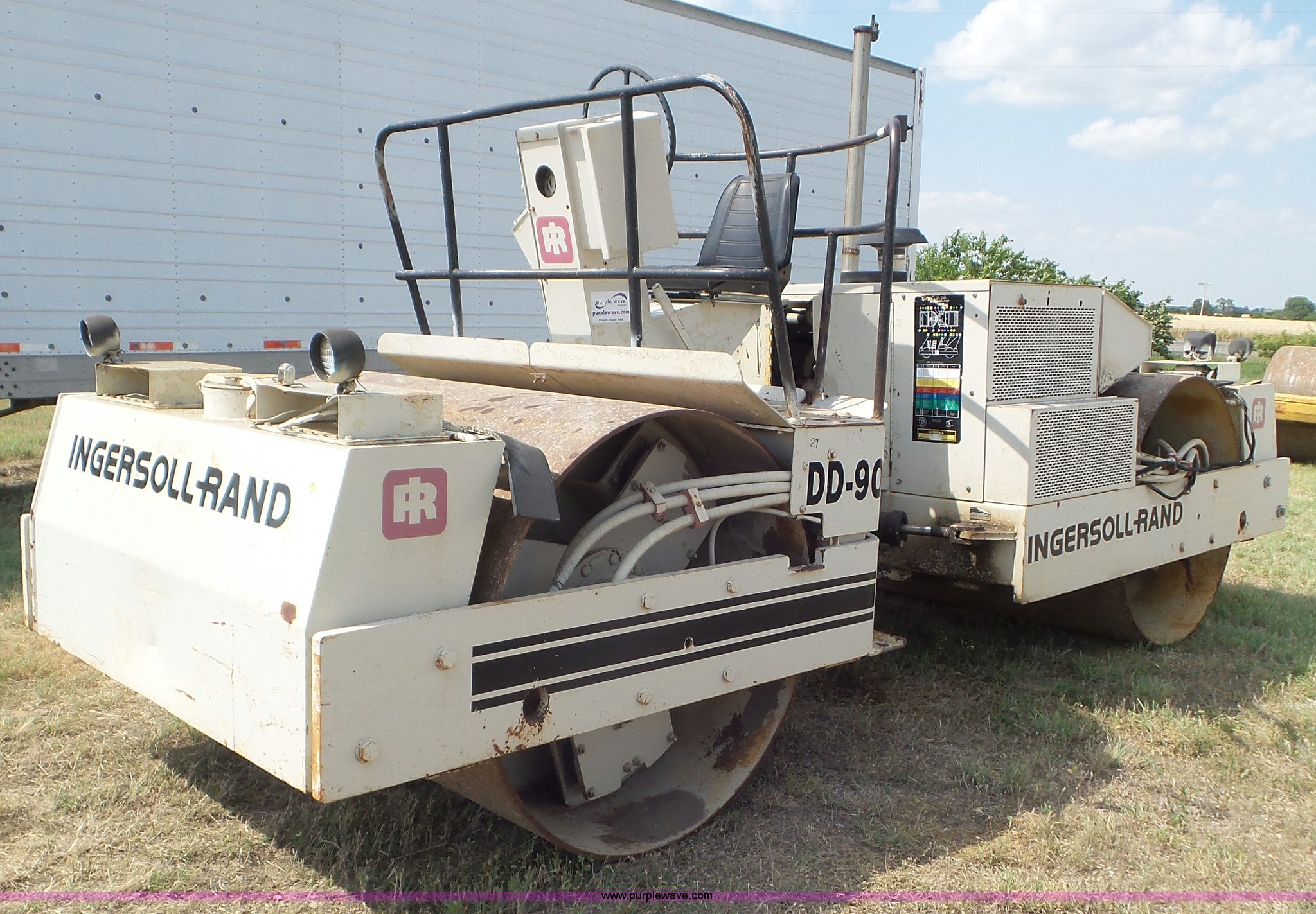 Ingersoll Rand DD90 double drum vibratory roller in Kanopolis, KS ...