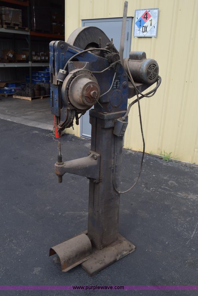 Chicago rivet machine in Wichita, KS | Item AR9536 sold | Purple Wave