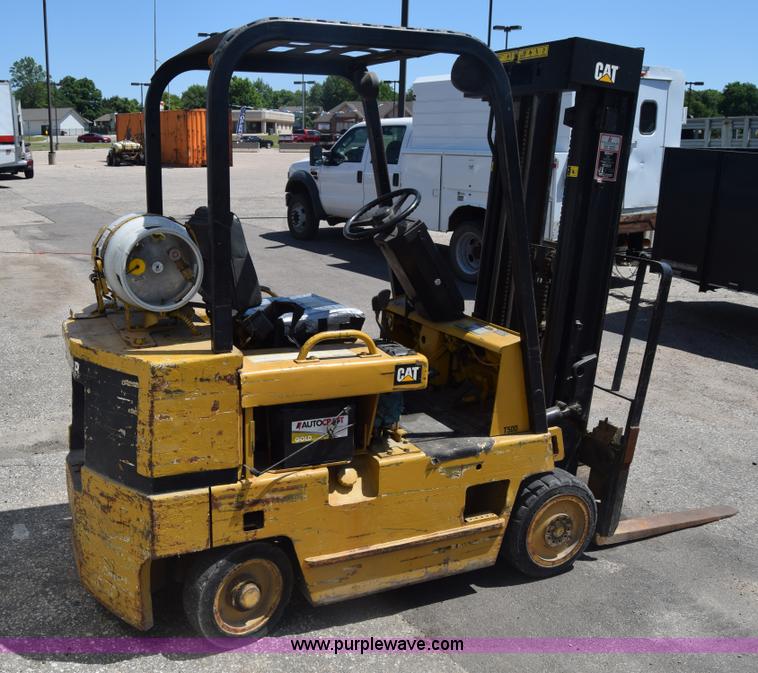1990 Caterpillar T50D forklift in Mulvane, KS | Item K7275 sold ...