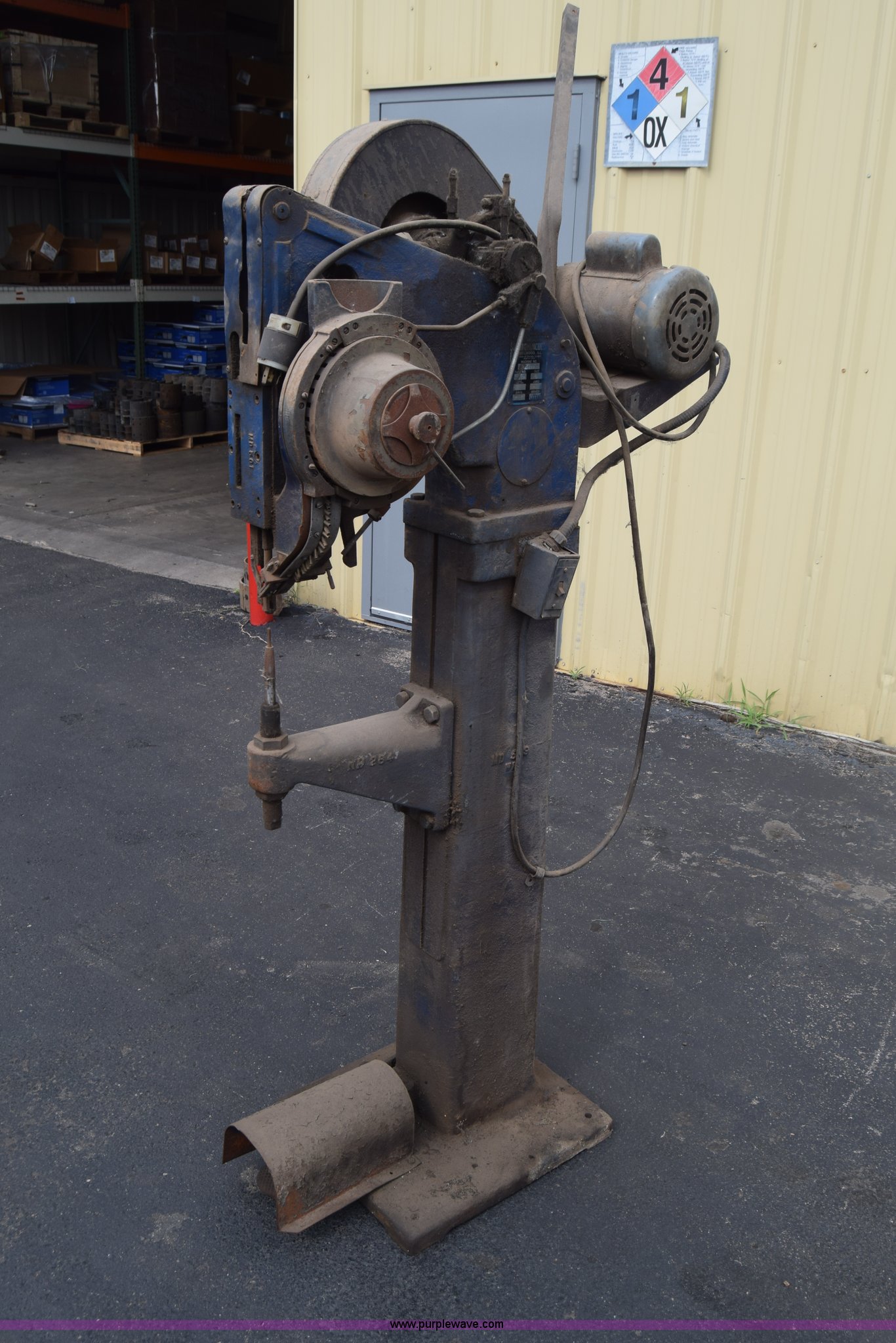 Chicago rivet machine in Wichita, KS | Item AR9536 sold | Purple Wave