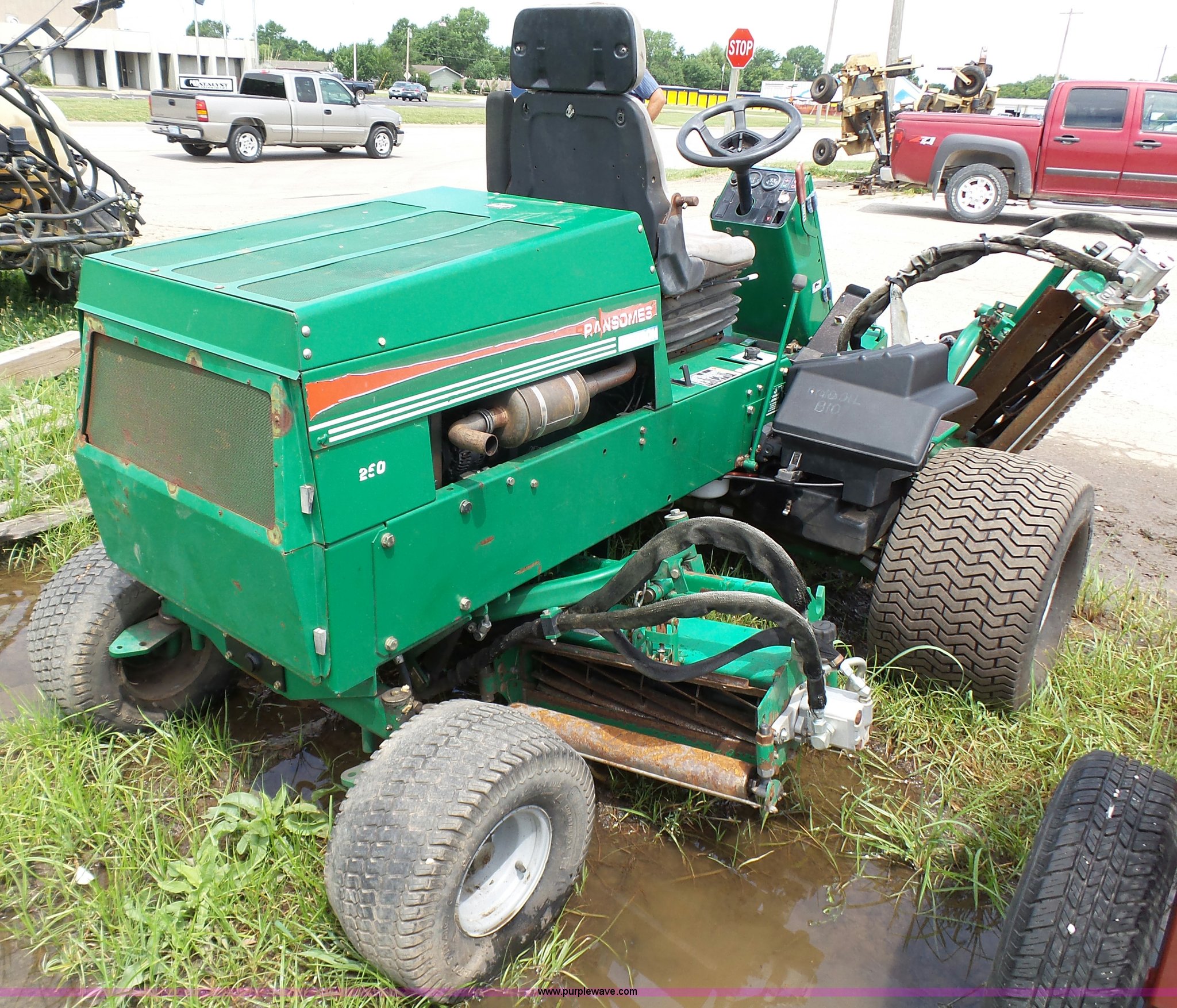 Ransomes 250 fairway mower in Iola, KS | Item K5427 sold | Purple Wave