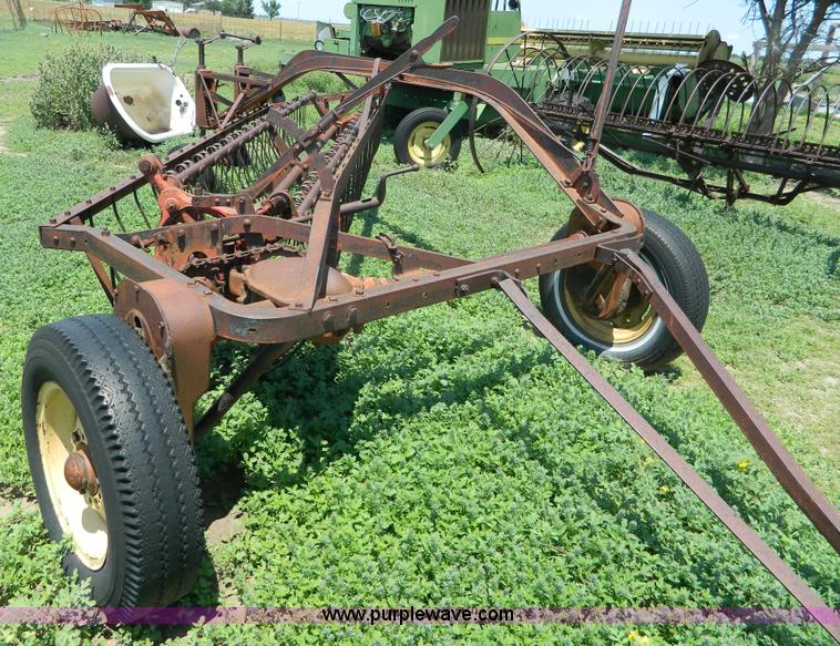 Massey-Harris 11 hay rake in Great Bend, KS | Item J8861 sold | Purple Wave
