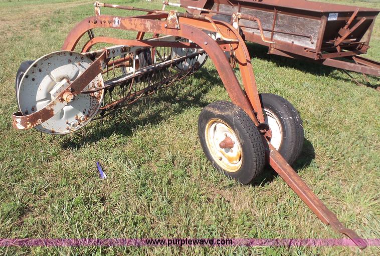 International 35 side delivery rake in Holton, KS | Item L4835 sold ...