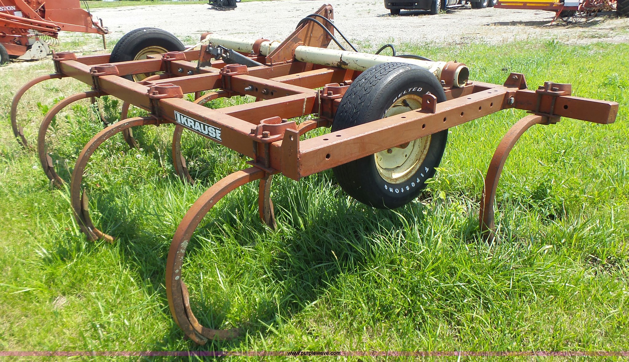 Krause 790 chisel plow in Laclede, MO | Item L6134 sold | Purple Wave