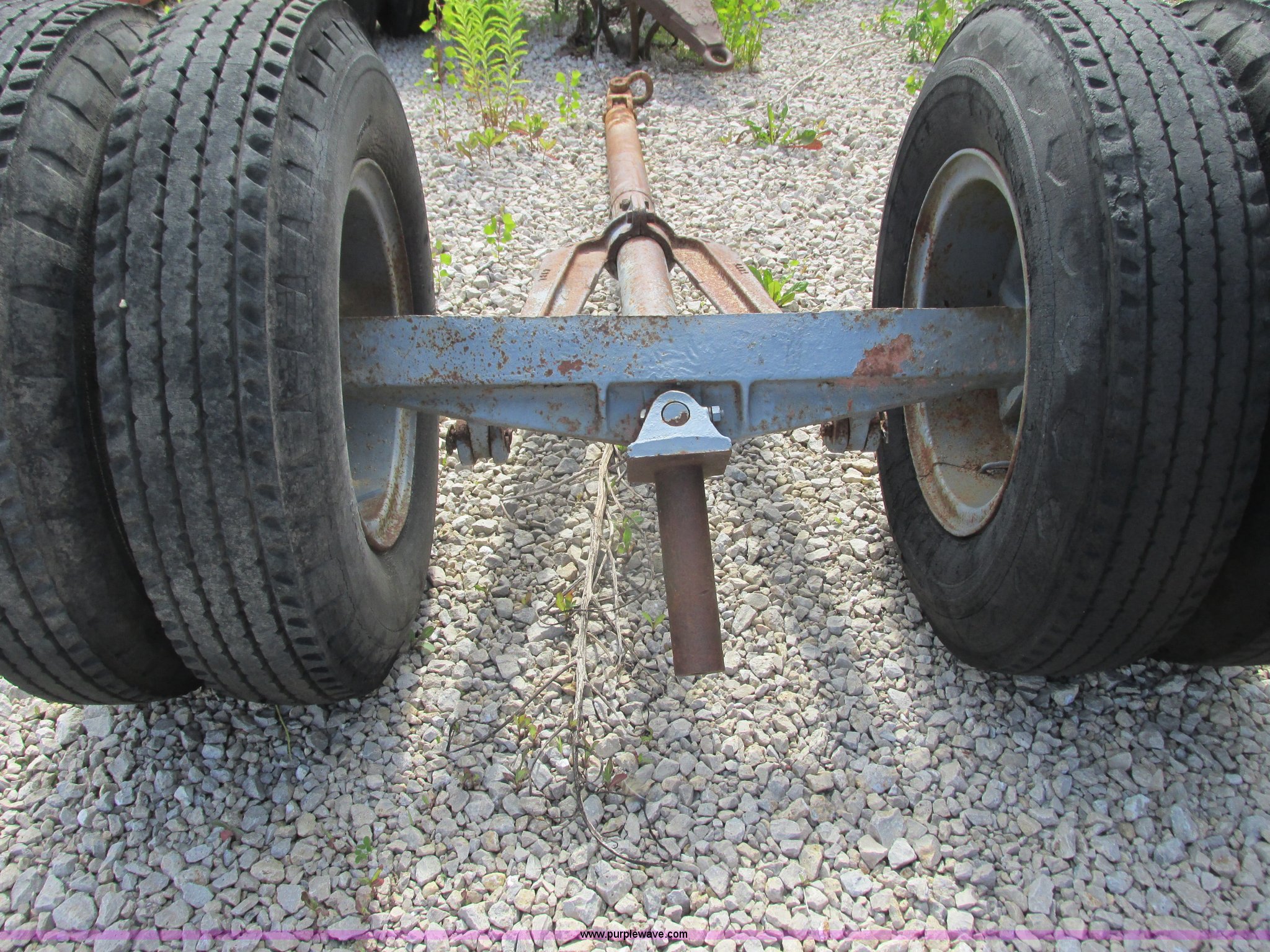 (2) trailer tow axles in Houston, MN | Item K4038 sold | Purple Wave
