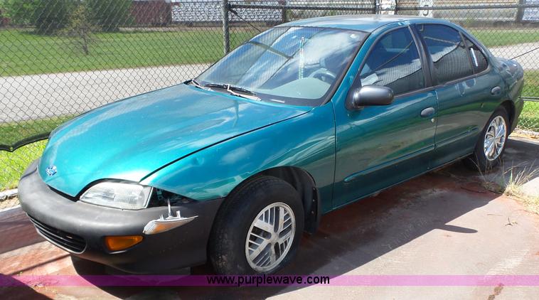1996 Chevrolet Cavalier in Parsons, KS | Item BZ9517 sold | Purple Wave
