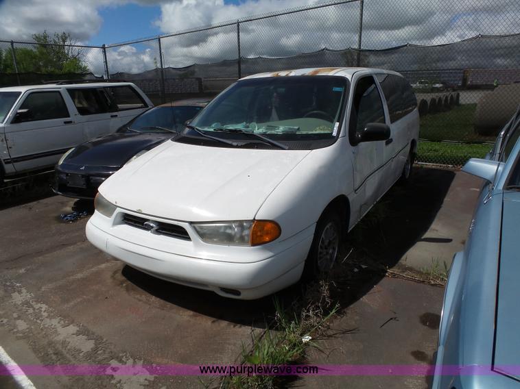 1998 Ford Windstar van in Parsons, KS | Item BZ9519 sold | Purple Wave