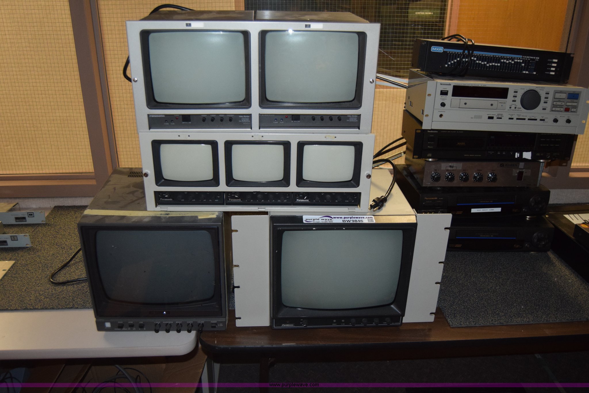 (9) broadcast monitors in Wichita, KS | Item BW9846 sold | Purple Wave