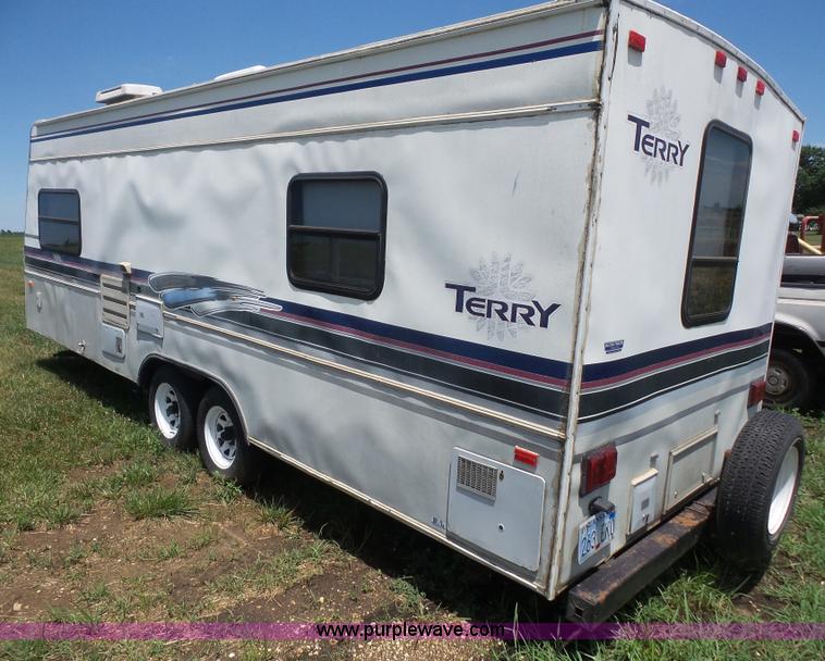 1997 Terry camper in McLouth, KS | Item L4853 sold | Purple Wave