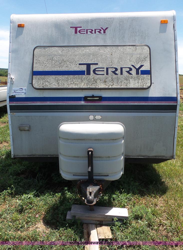 1997 Terry camper in McLouth, KS | Item L4853 sold | Purple Wave