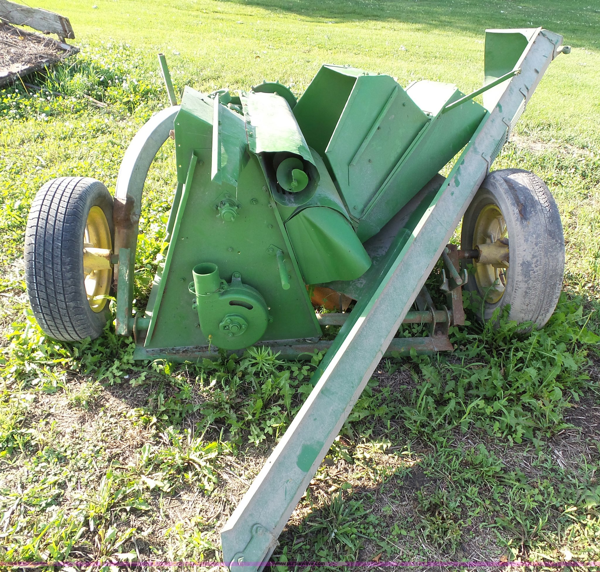 John Deere corn sheller in Oskaloosa, IA | Item BZ9783 sold | Purple Wave