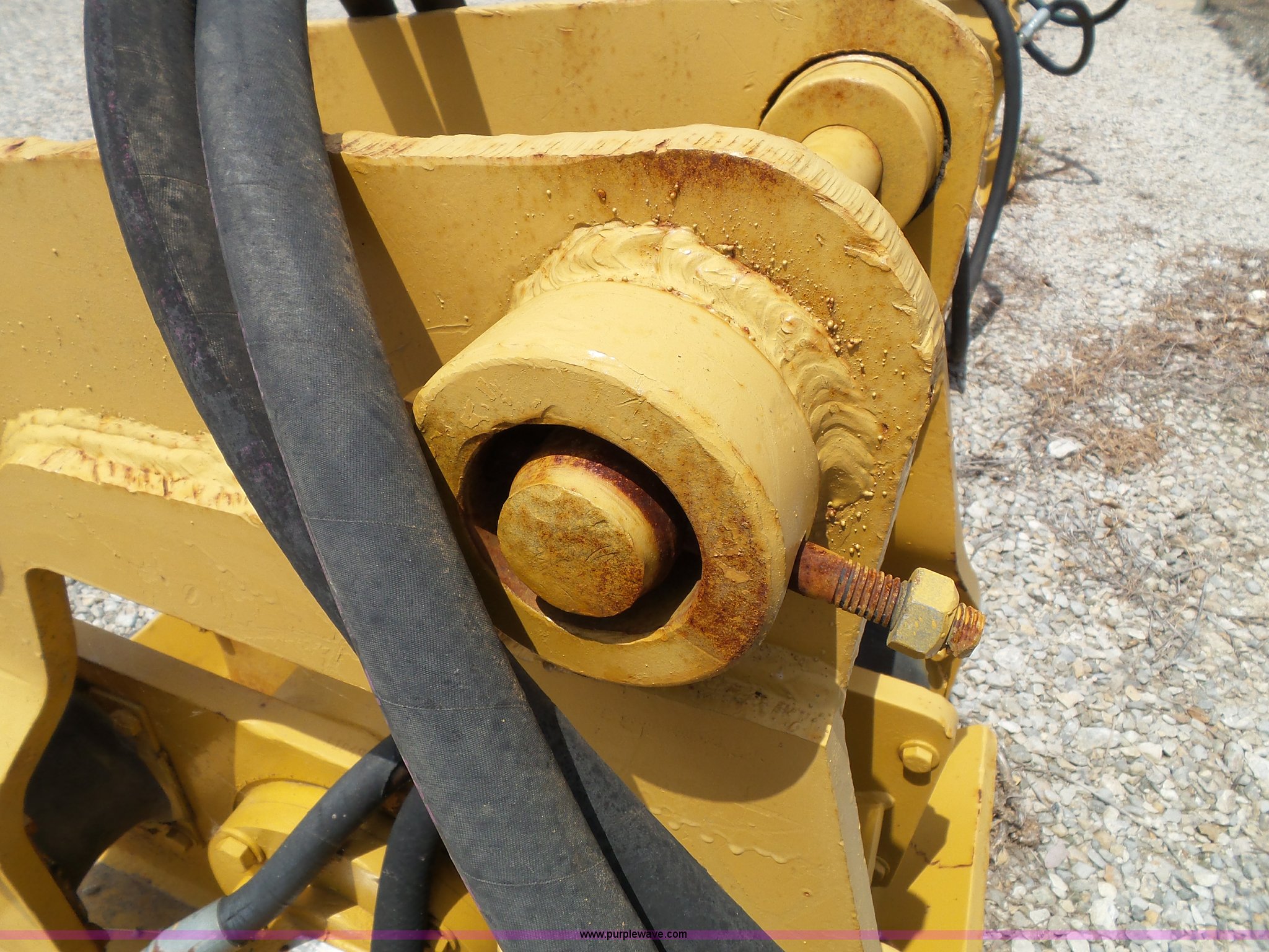 Allied excavator tamper in Topeka, KS | Item BG9388 sold | Purple Wave