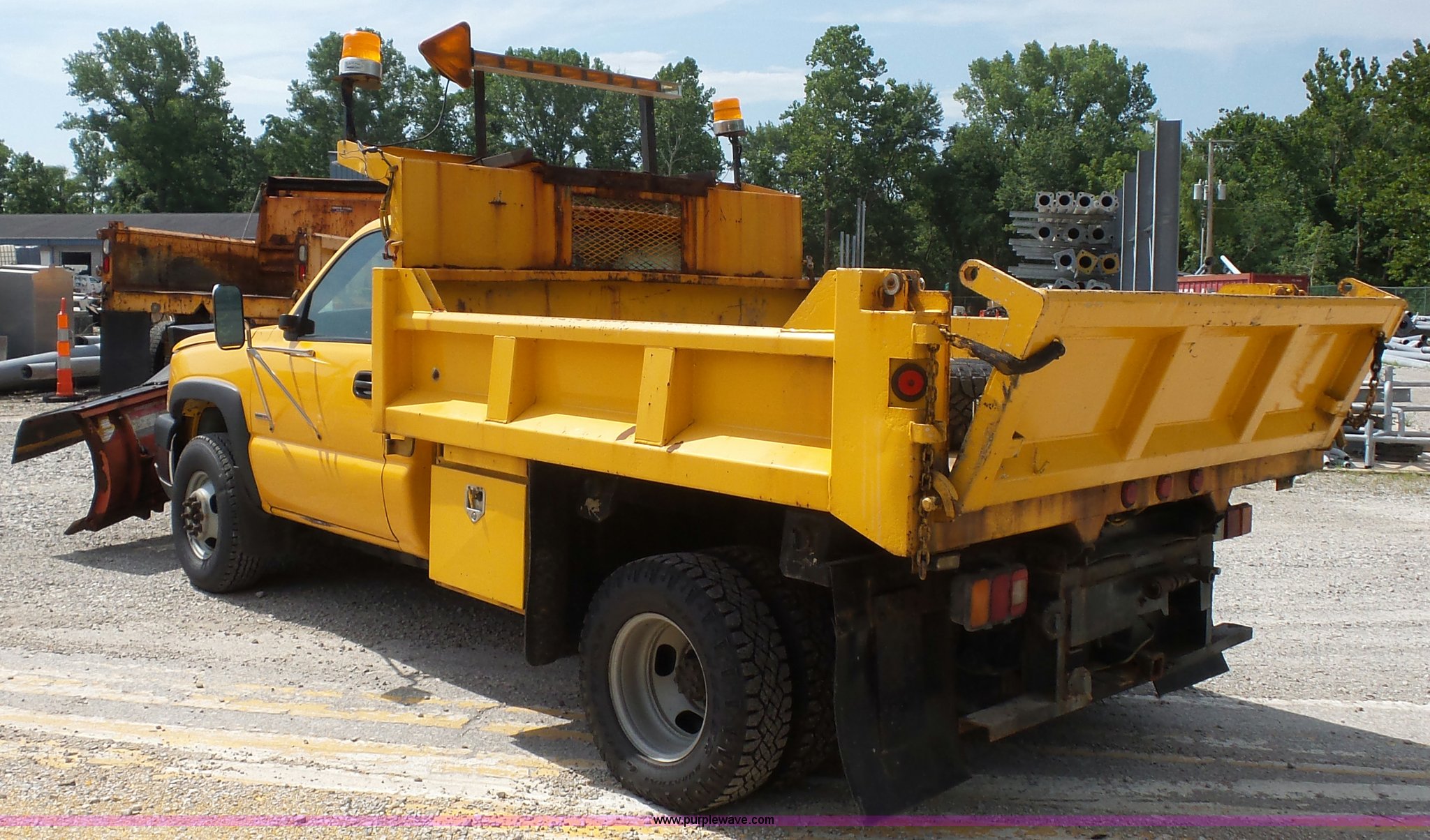 2003 Chevrolet Silverado 3500 dump bed pickup truck in Ballwin, MO ...
