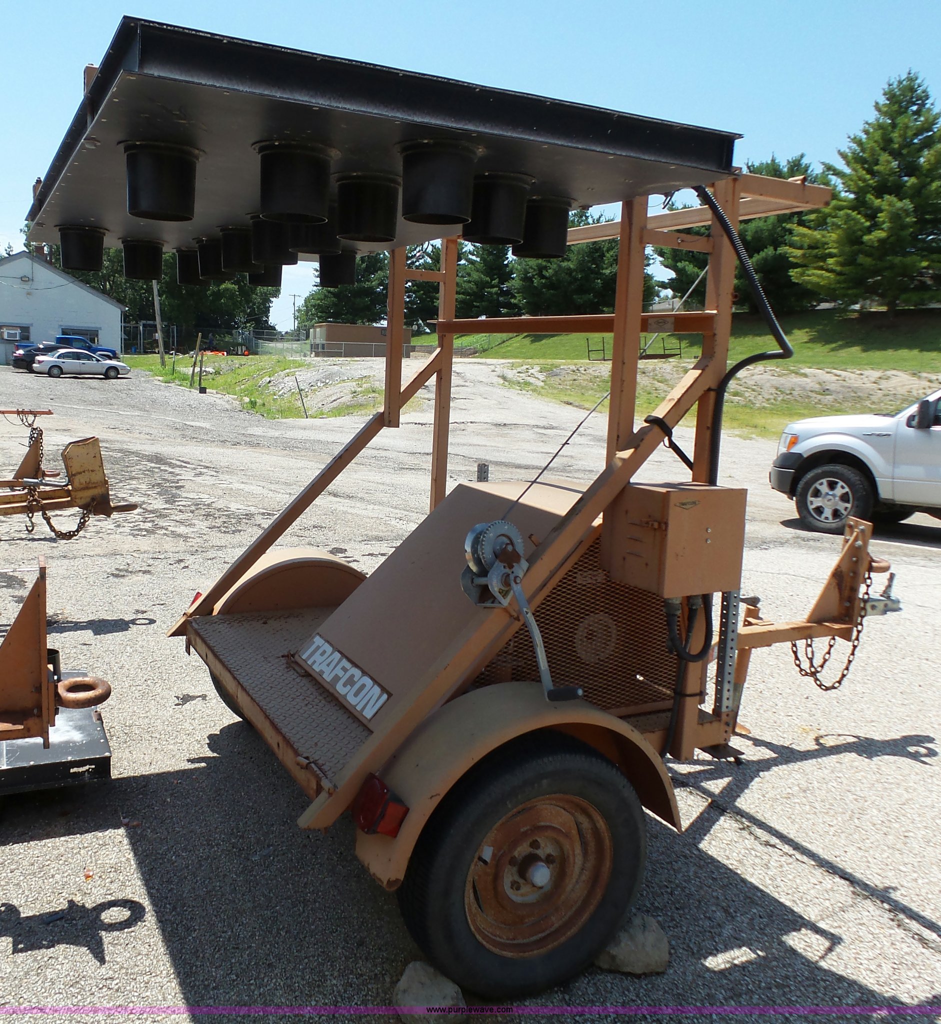 Trafcon arrow board in St. Joseph, MO | Item L4816 sold | Purple Wave