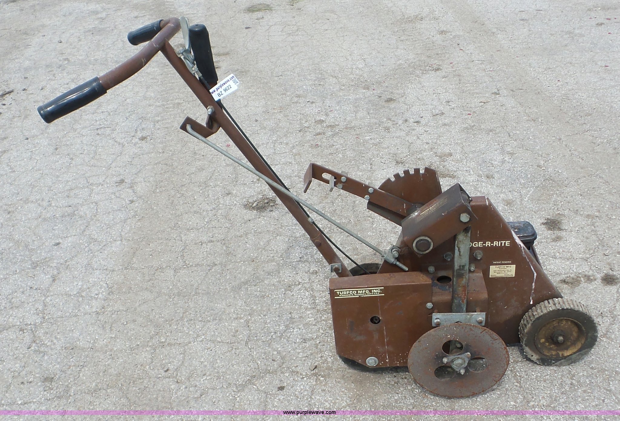 Turfco Edge-R-Rite N1821371 edger in Iola, KS | Item BZ9622 sold ...