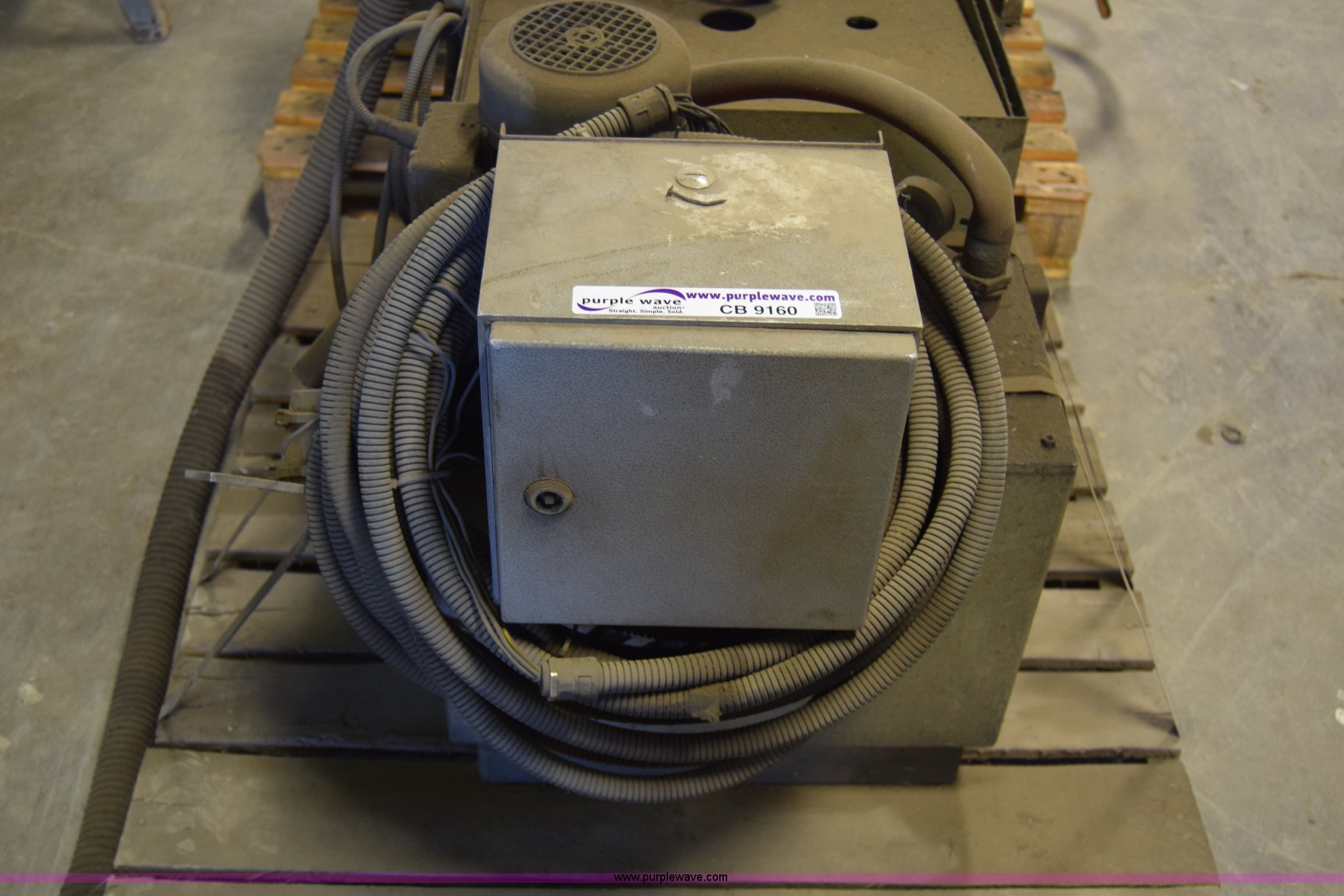 LNS Hydrobar hydraulic fluid pump in Hutchinson, KS | Item CB9160 sold ...