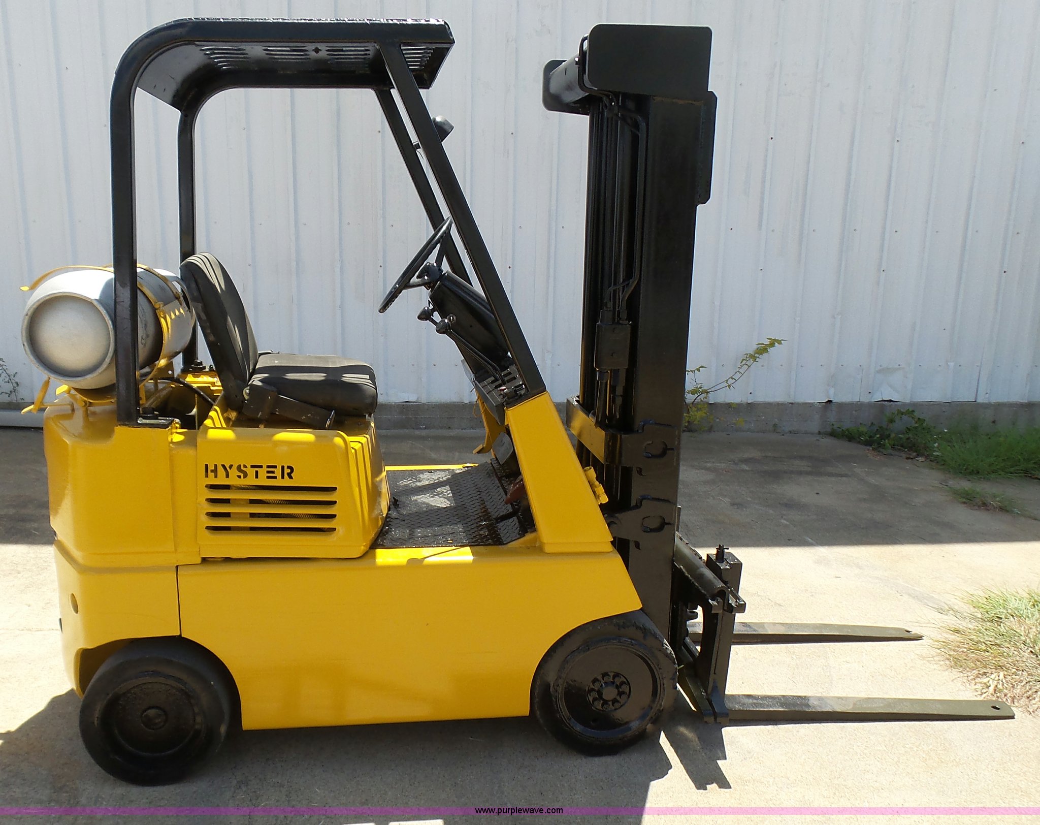 1986 Hyster S40 forklift in Irving, TX | Item L1575 sold | Purple Wave