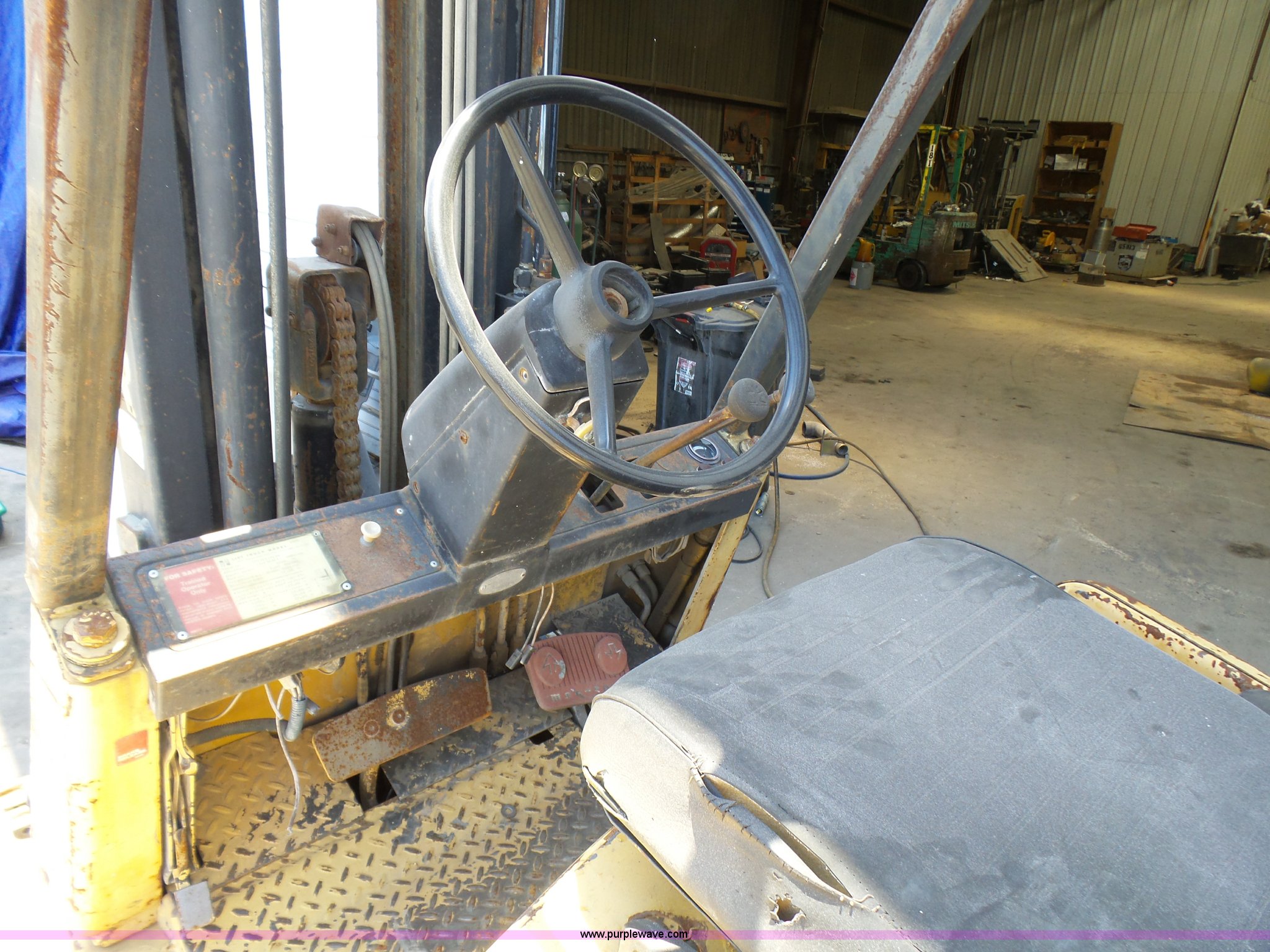 1986 Hyster S40 forklift in Irving, TX | Item L1575 sold | Purple Wave