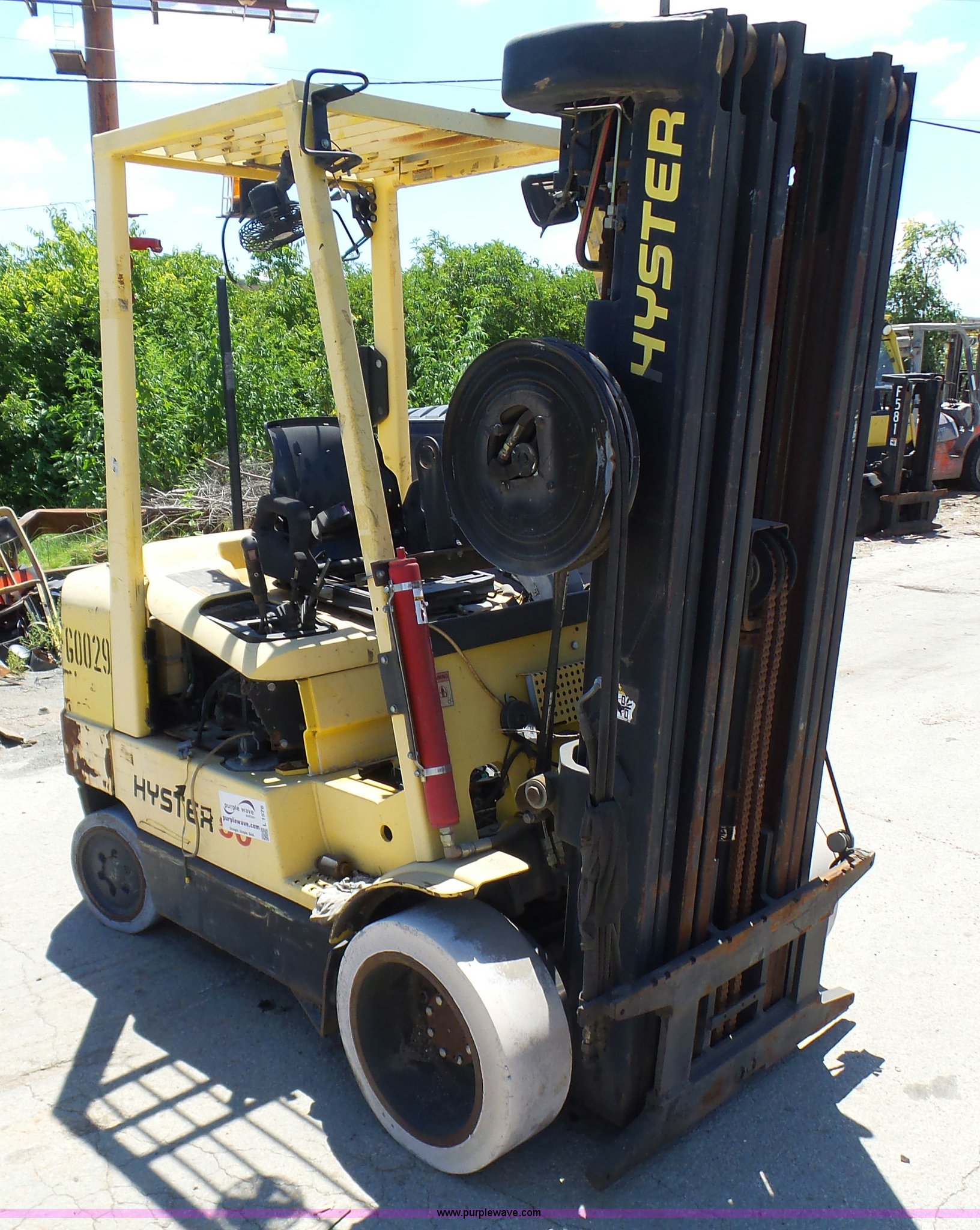 2003 Hyster S50 forklift in Irving, TX | Item L1576 sold | Purple Wave