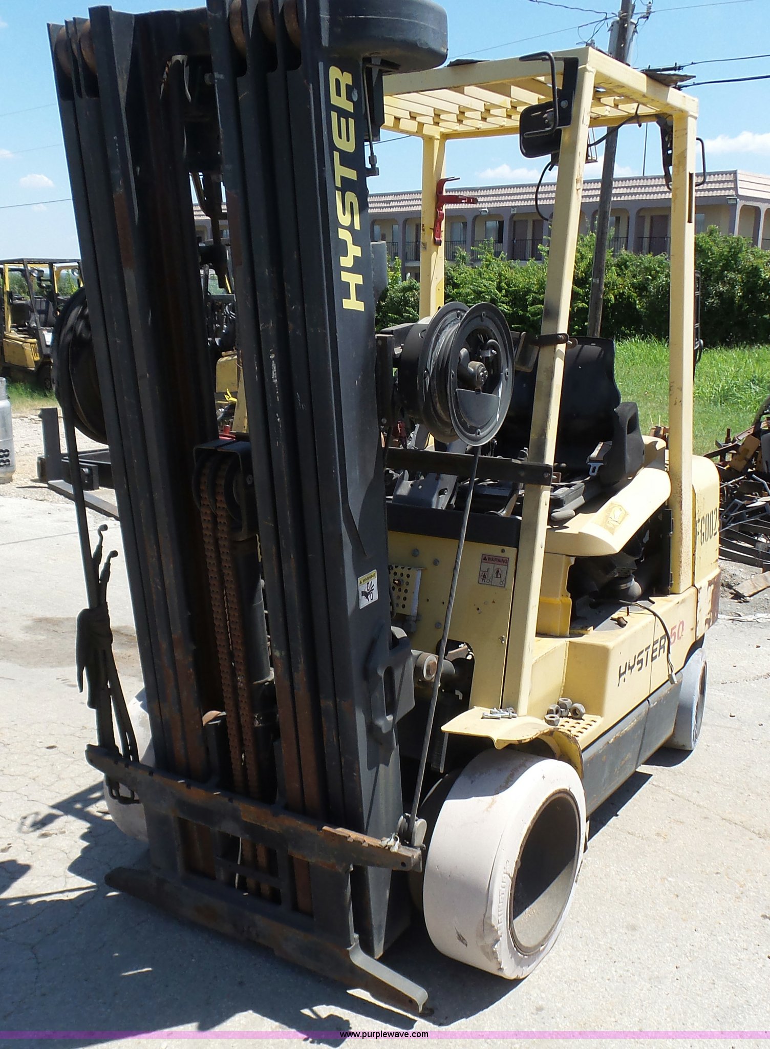 2003 Hyster S50 forklift in Irving, TX | Item L1576 sold | Purple Wave