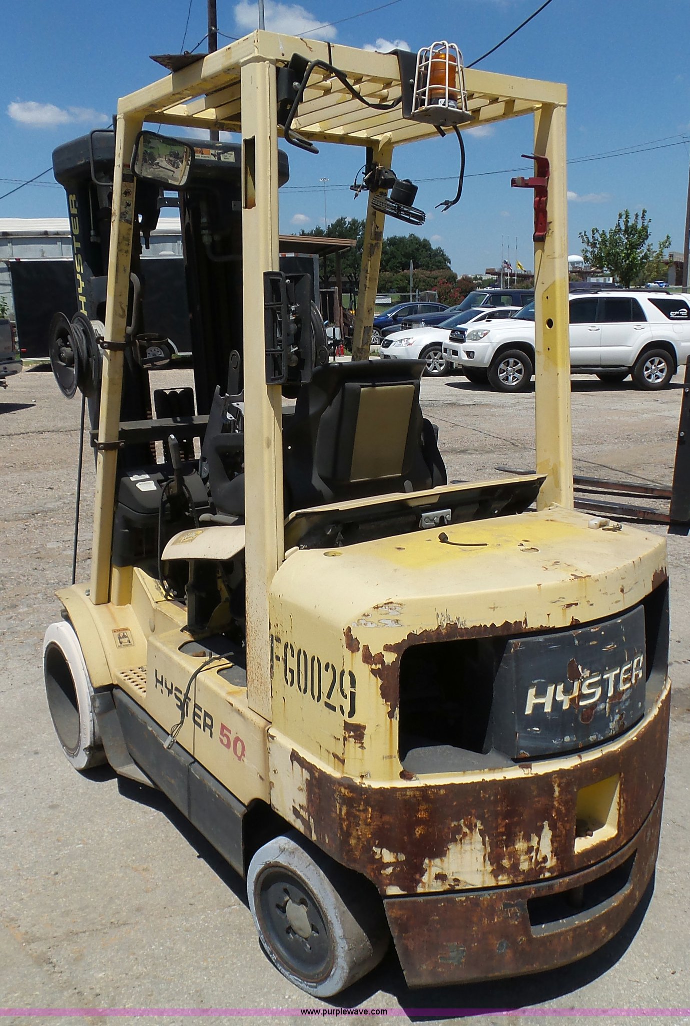 2003 Hyster S50 forklift in Irving, TX | Item L1576 sold | Purple Wave