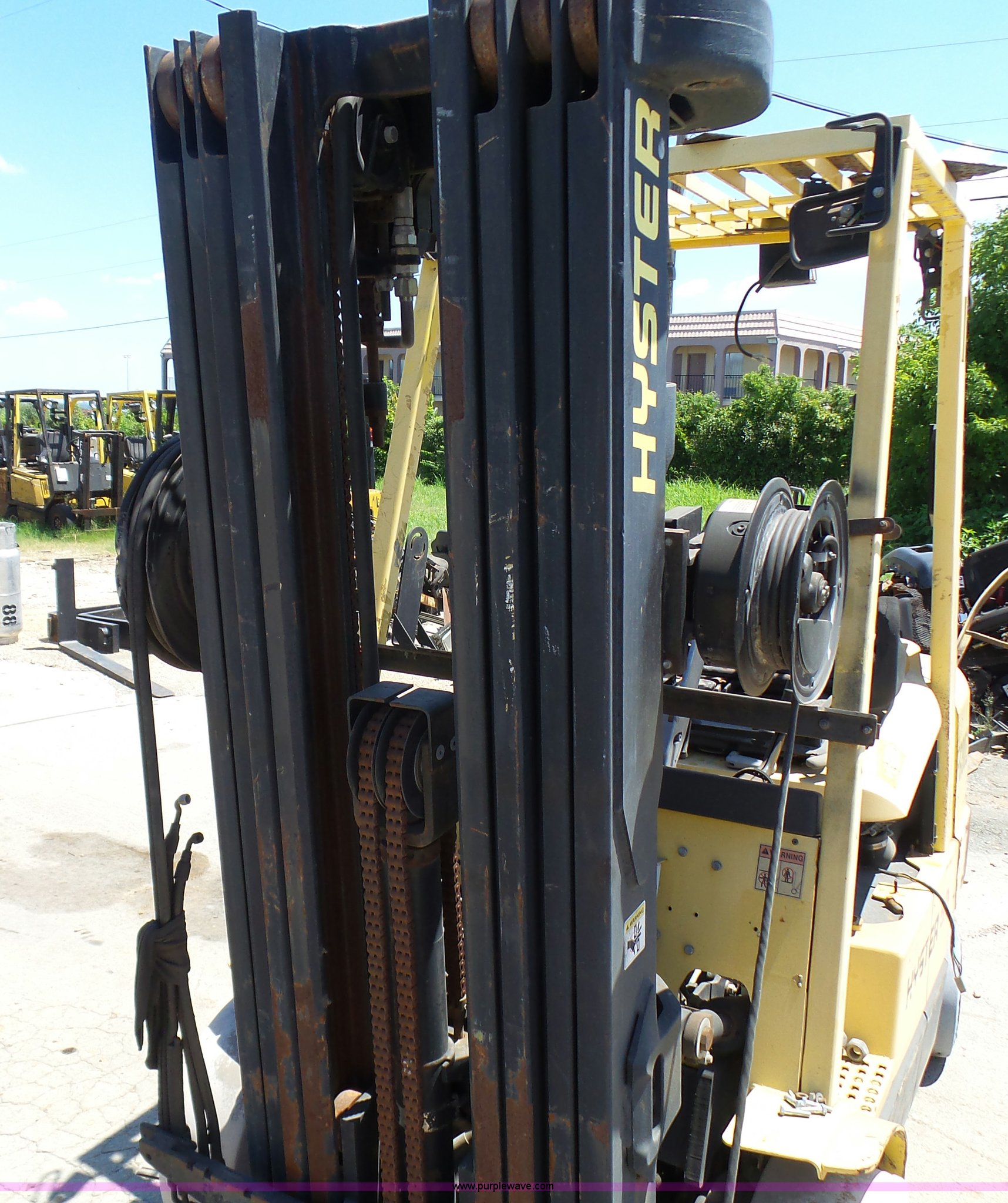 2003 Hyster S50 forklift in Irving, TX | Item L1576 sold | Purple Wave