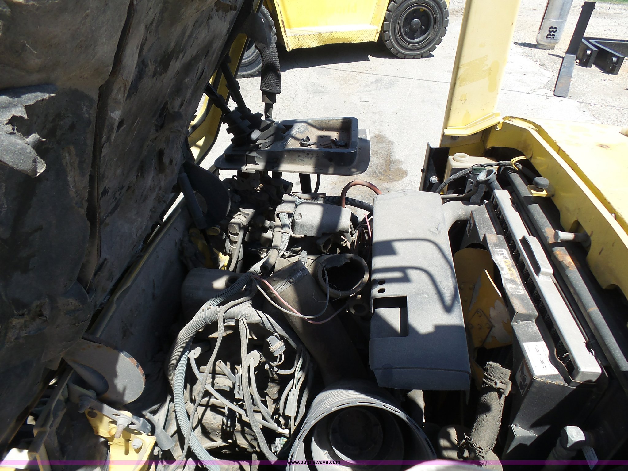 2003 Hyster S50 forklift in Irving, TX | Item L1576 sold | Purple Wave