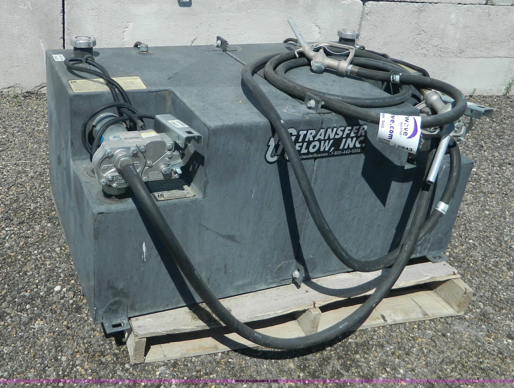 Transfer flow dual fuel tank in Harlan, KS | Item J8843 sold | Purple Wave