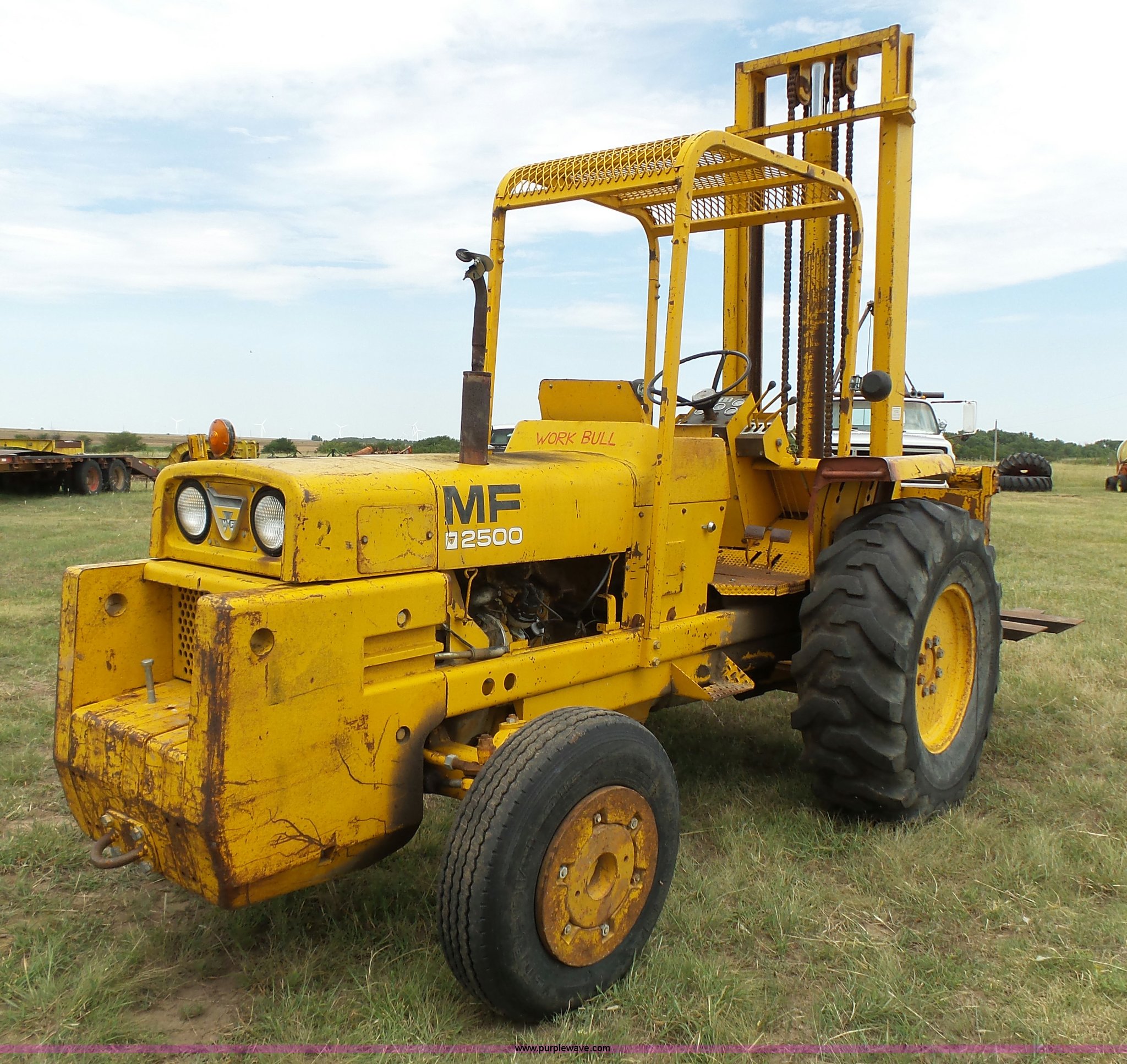 Massey-Ferguson 2500 forklift in Spearville, KS | Item K5284 sold ...