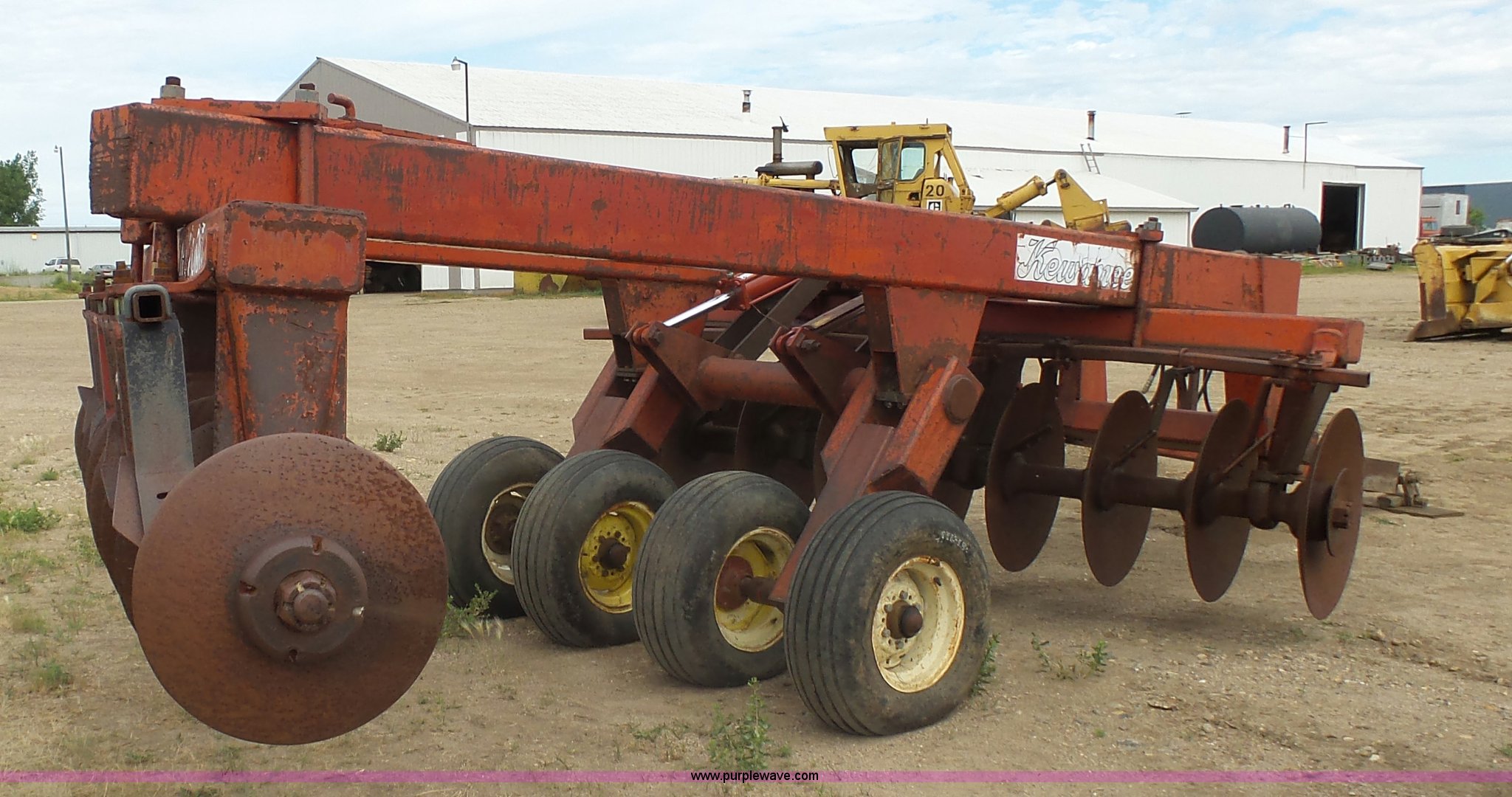 Kewanee 2000 disk in Webster, SD | Item J5485 sold | Purple Wave